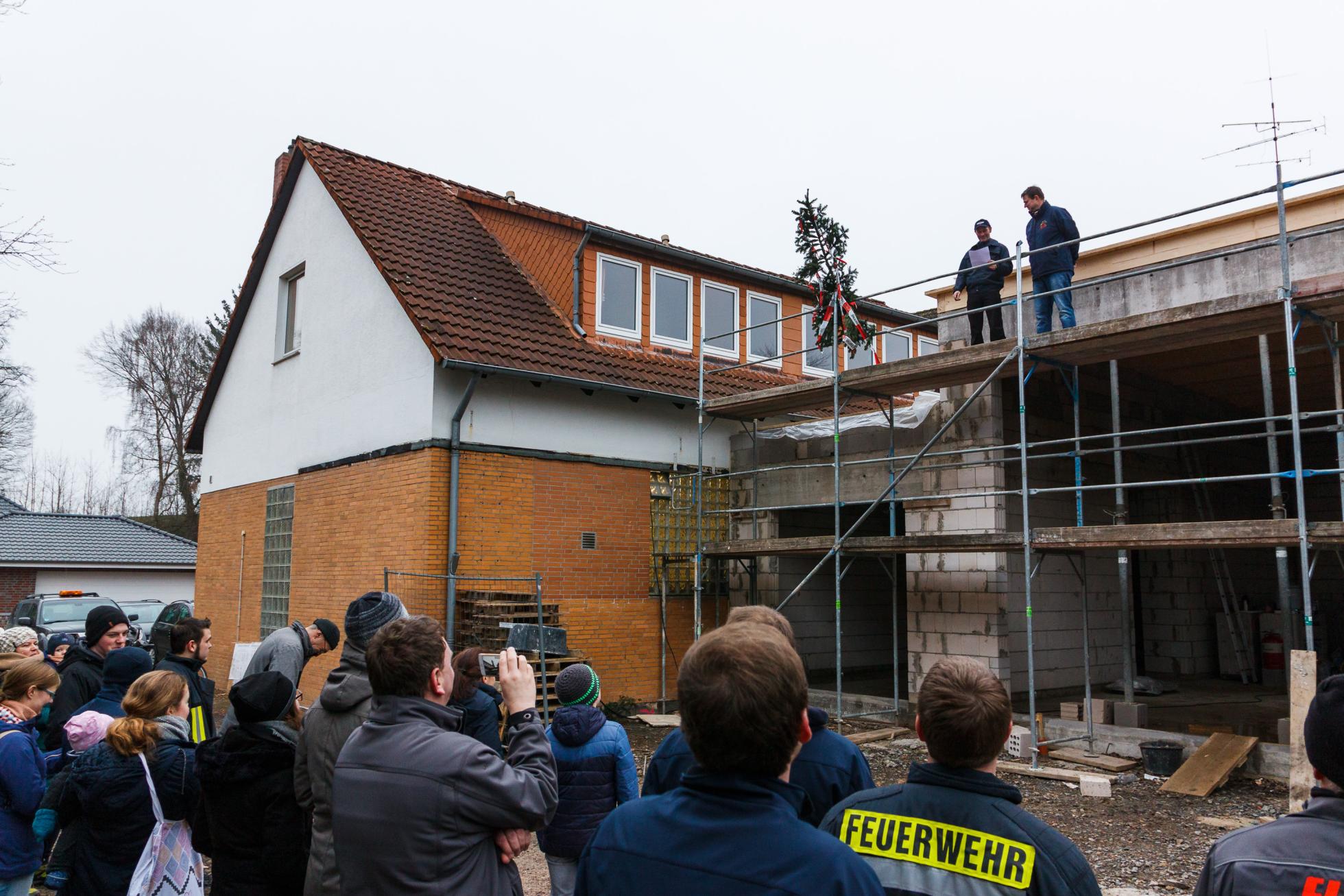 Richtfest am Feuerwehrhaus | Ortsfeuerwehr Hohenbostel Richtfest am Feuerwehrhaus | Ortsfeuerwehr Hohenbostel